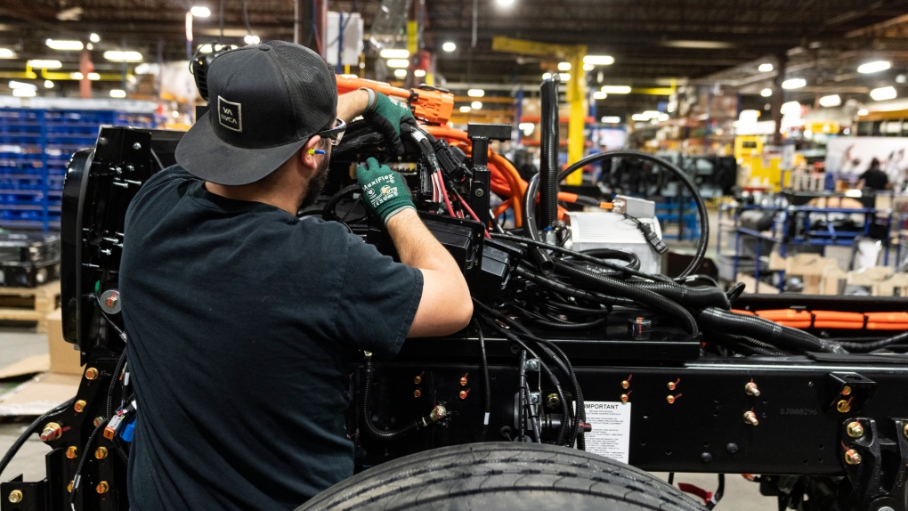 Canada posts surprise trade deficit on cars, trucks and crude exports ...